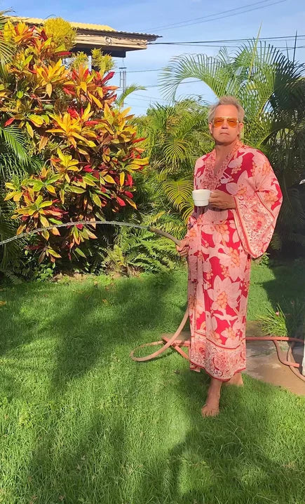 She Smolders – Apricus Art Collection